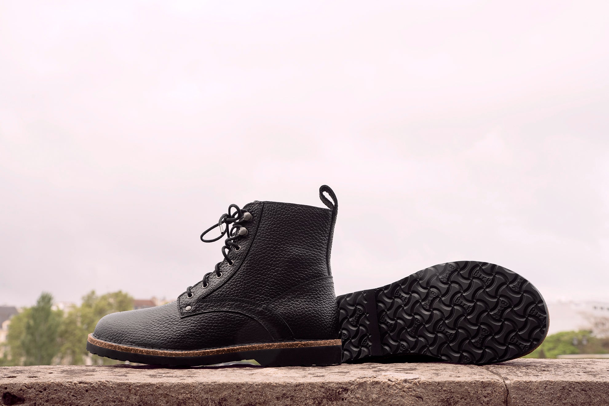 Bryson Tumbled Leather Black – aboutshoes.com